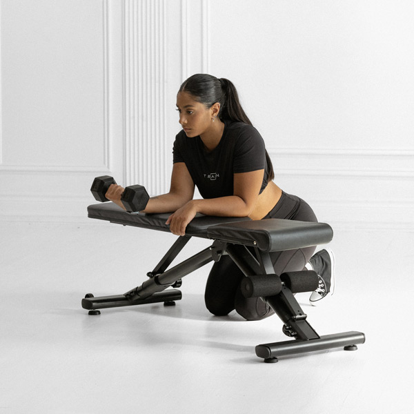 Dumbbell Forearm Curl - Exercise Guide | Motra